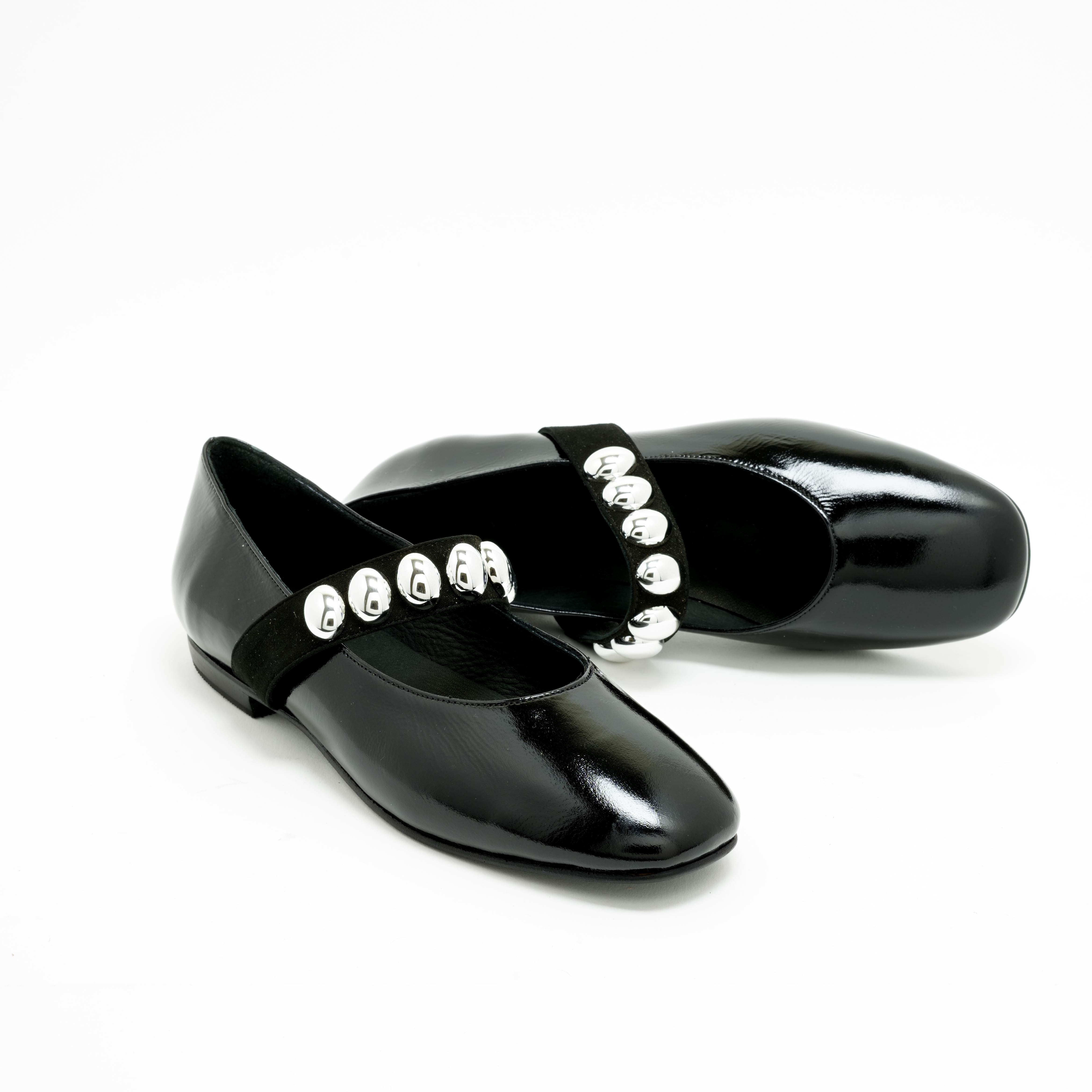 Chatitas de Cuero 456/12: Elegancia y Comodidad