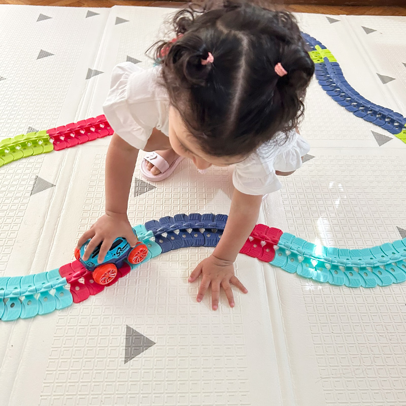 Pista Creativa Flex 138 Piezas – Pista Flexible con Auto